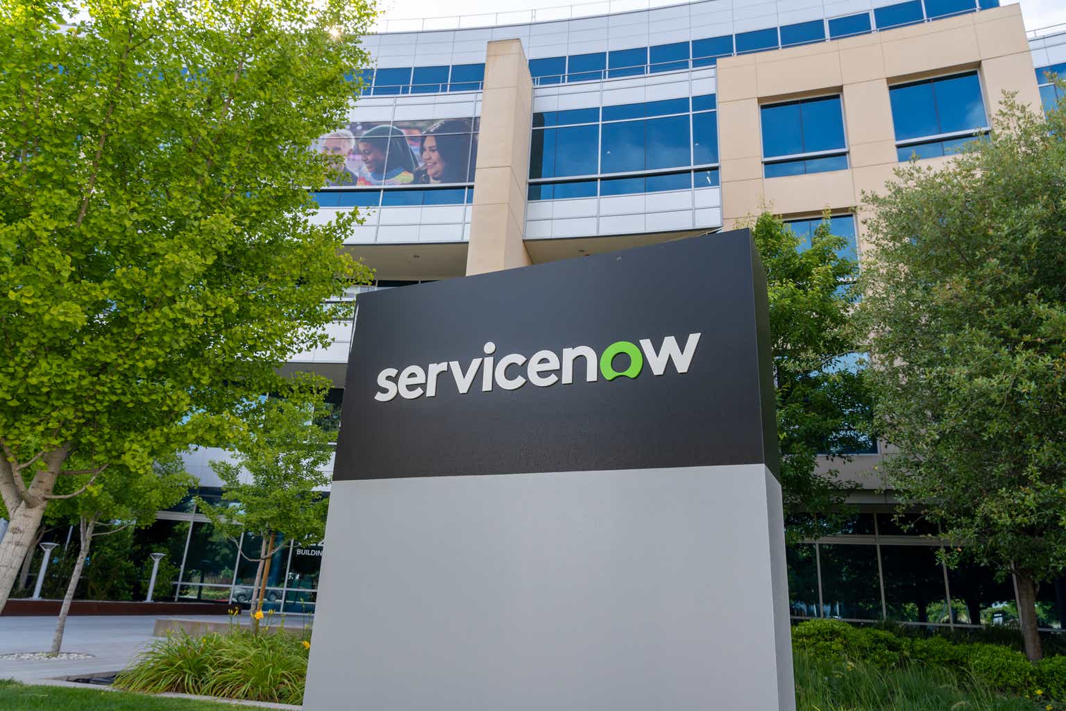 ServiceNow's Q2 Performance: Strong Growth and AI Innovations